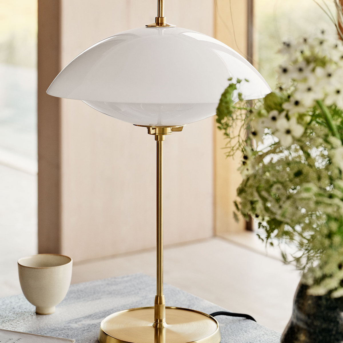 Clam Table Lamp by Fritz Hansen - Scandinavian Design – Nordic Living ...