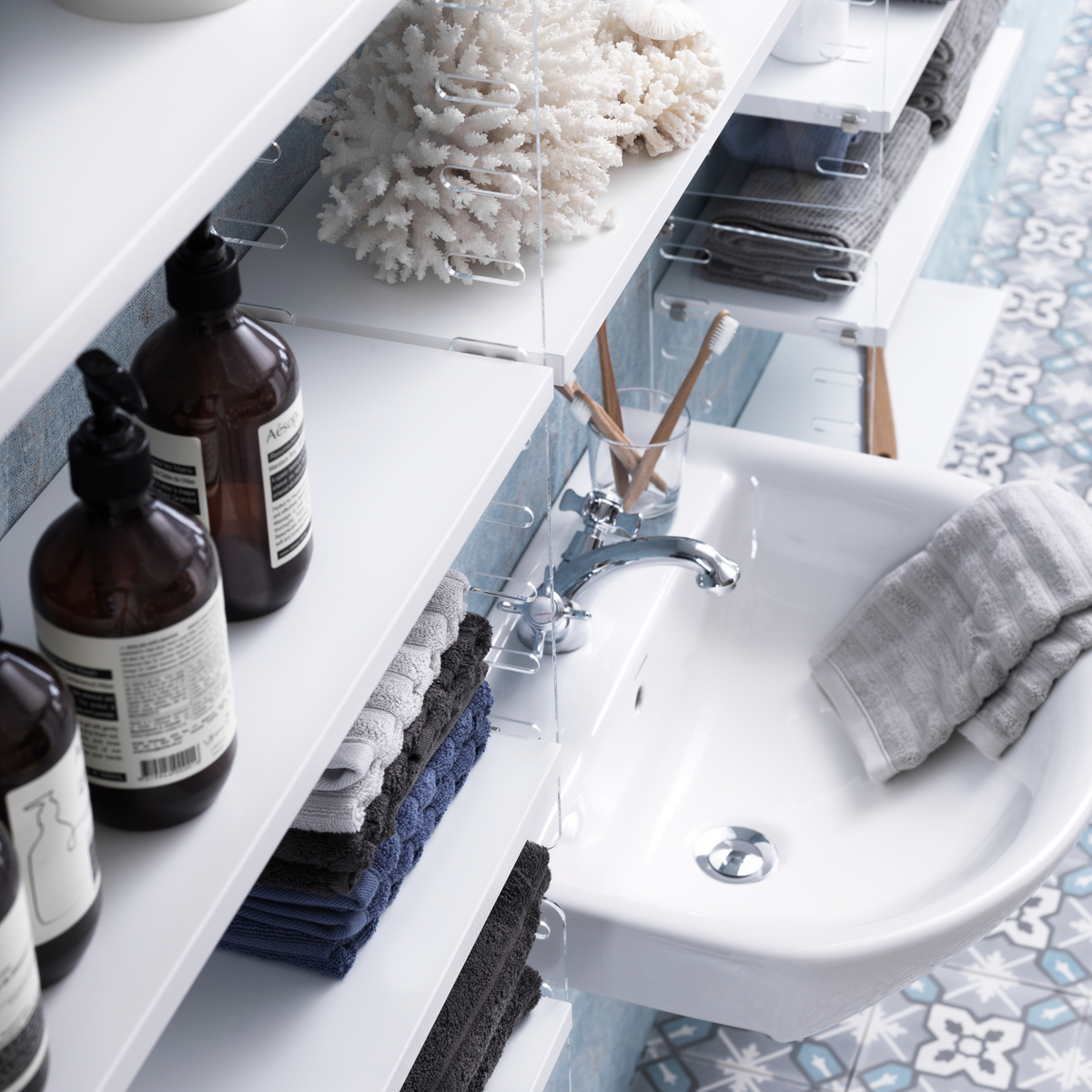 String Bathroom – Nordic Living by Biehl